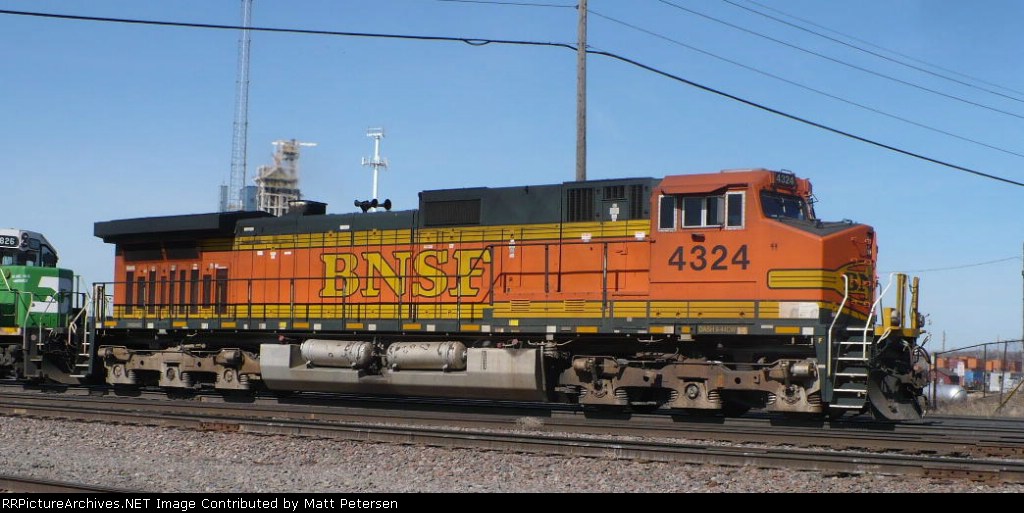 BNSF 4324